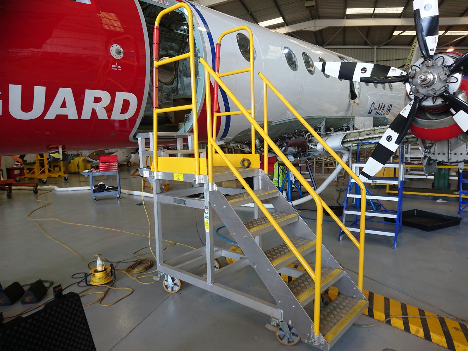 Aircraft Maintenance Stands - Flexible Lifeline Systems