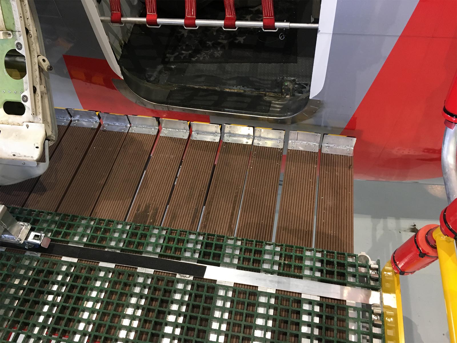 Aircraft Maintenance Stands - Flexible Lifeline Systems